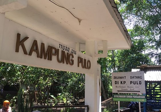 10 Foto Kampung Pulo Garut, Sejarah Wisata Rumah Adat Keunikan Kearifan ...