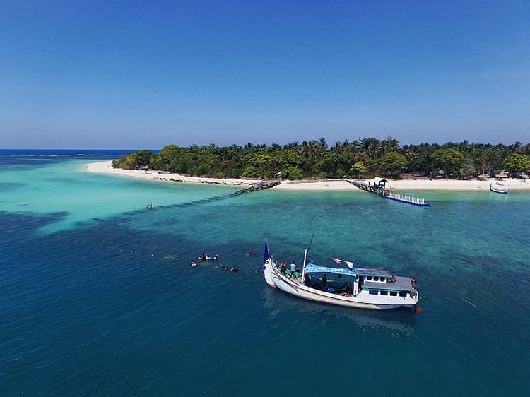 10 Gambar Gili Labak Madura, Harga Tiket Masuk Pantai Pulau Sumenep ...