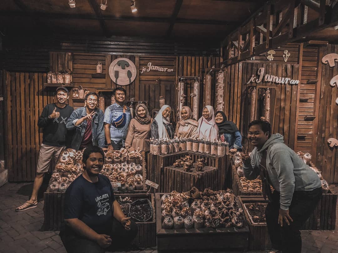 Daftar Harga Resto Jejamuran Sleman Jogja 2023 Buka Jam Berapa Dekat ...