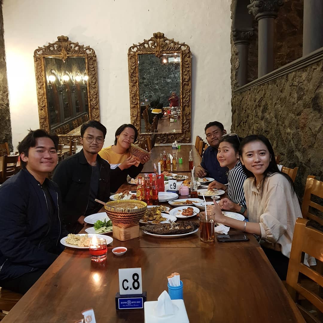 32 Daftar Menu Gubug Mang Engking Soragan Castle Jogja 2023 Harga Paket ...