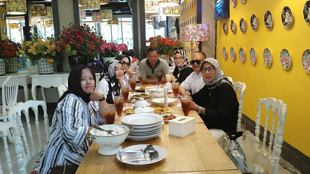 Daftar Harga Menu Tsamara Resto Bekasi Kranggan, Paket Ultah Sewa ...