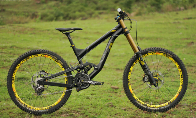 10 Foto Sepeda Gunung Termahal di Indonesia 2024 Harga Merk